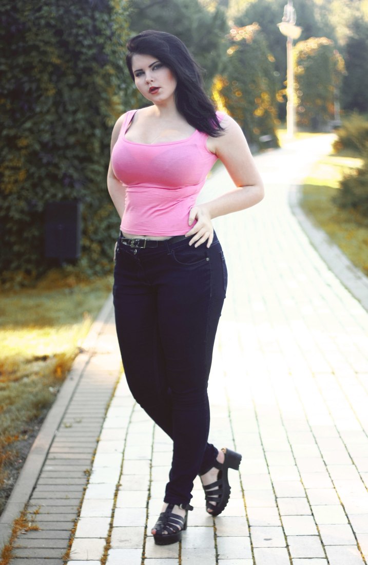 Anna Bernadina - Plus-Size Models - Curvage
