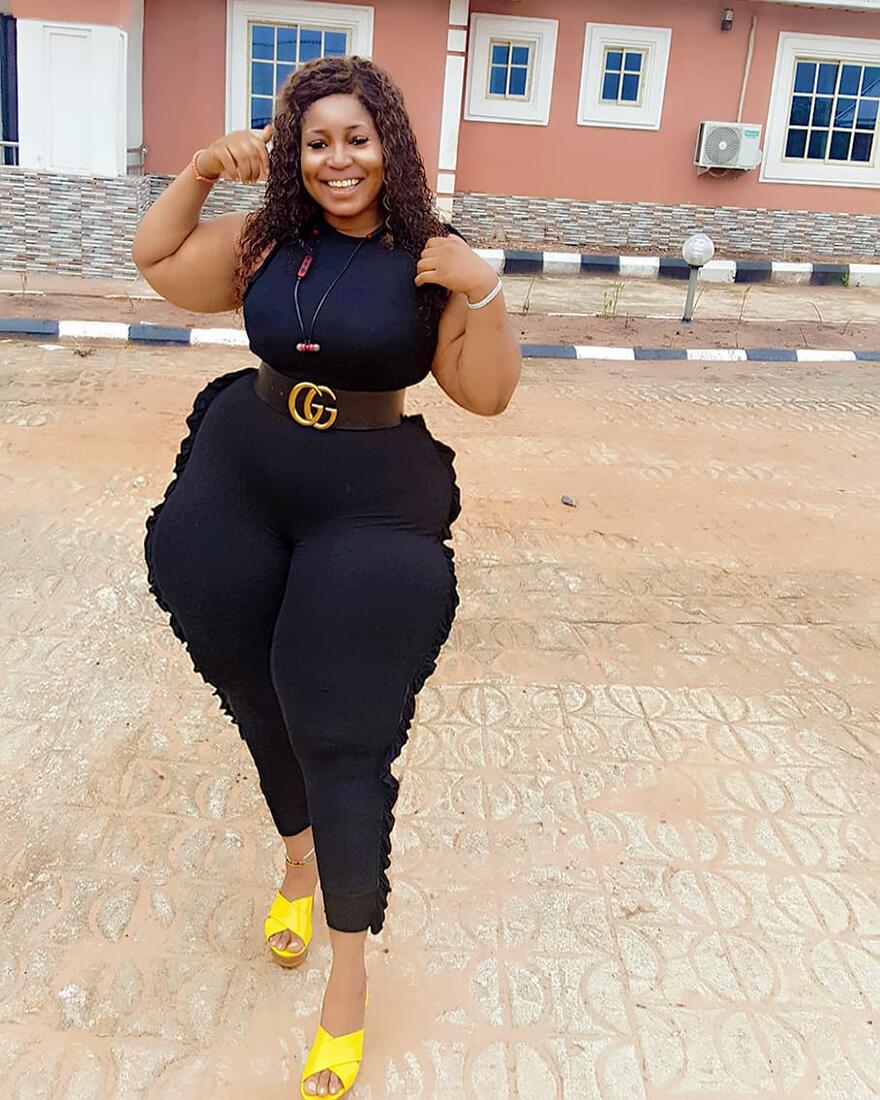 Aimiebenomo Cynthia Hassan - Plus-Size Models - Curvage